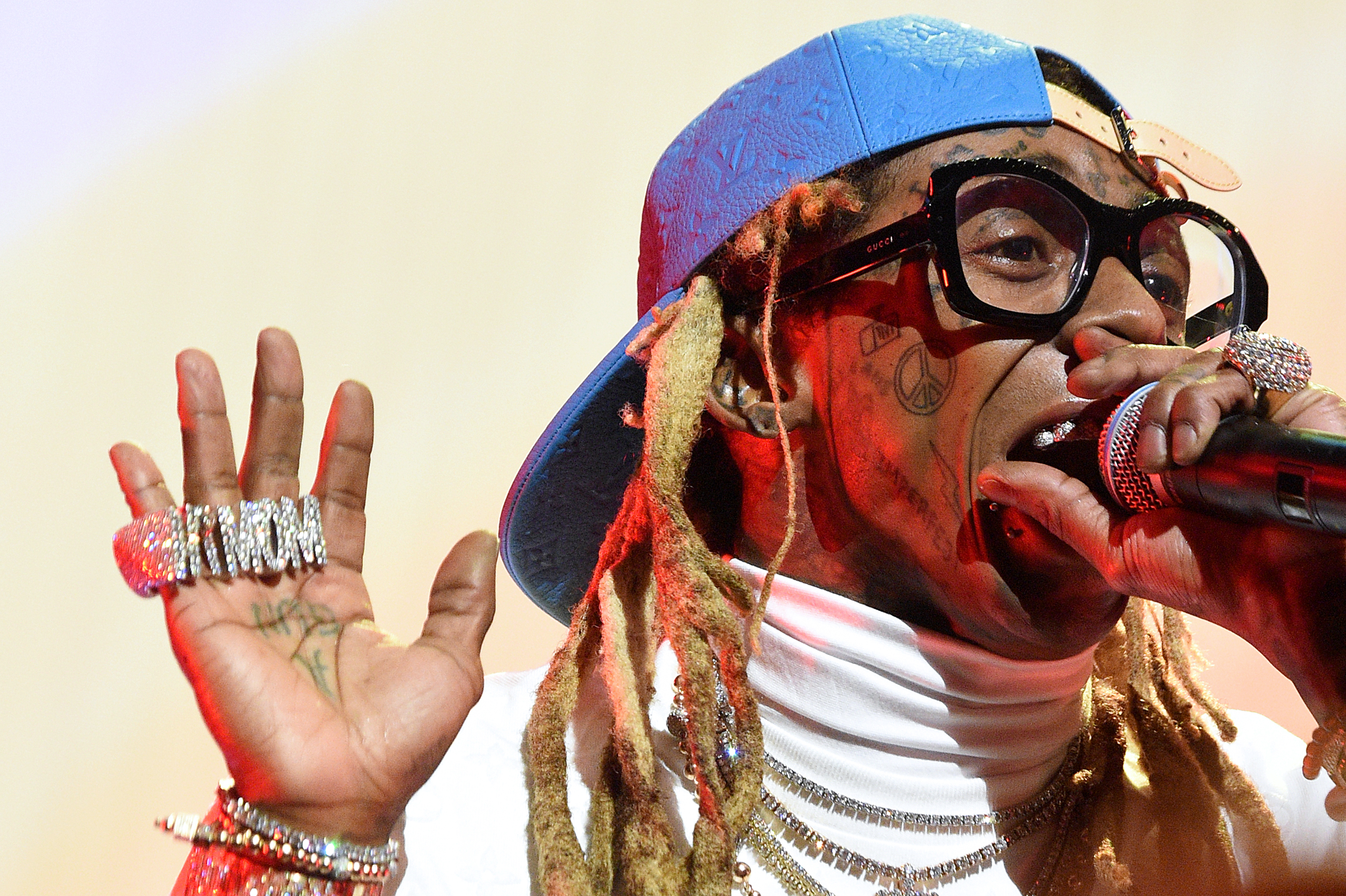 Rapper Lil Wayne charged with federal gun offense in Florida